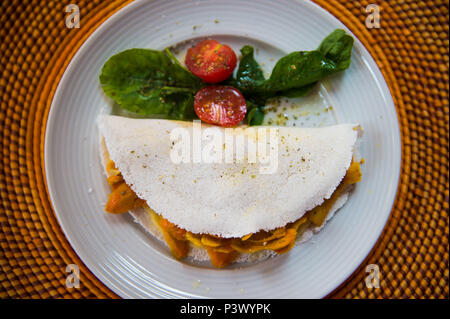Tapioca com tucumã, comida típica de Manaus, Amazonas Stock Photo - Alamy