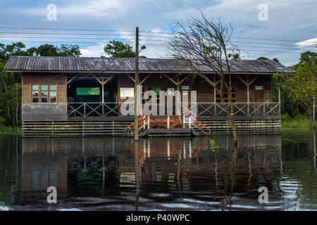 Uarini AM Escola Escola Palafita Escola Palafita na Amazônia Escola na ...