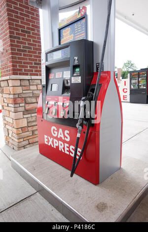 The Ingles Gas Express Station in Hendersonville. North Carolina Stock ...