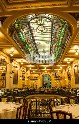 Teto da Confeitaria Colombo, no Centro do Rio de Janeiro Stock Photo ...