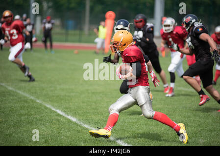 CLUJ, ROMANIA - JUNE 17, 2018: American Football team Cluj Crusaders ...