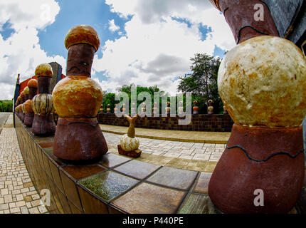 Maior escultor vivo do Brasil, o pernambucano Francisco Brennand tem ...