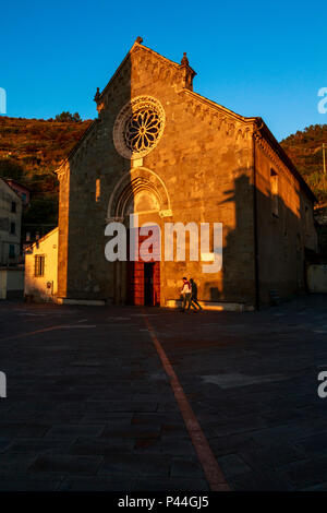 San Lorenzo Church Manarola Cinque Terre Italy April 28 2009 Stock ...
