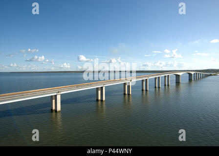 Ponte Fernando Henrique Cardoso, Rio Tocantins, Lago UEH Lajeado, BR ...
