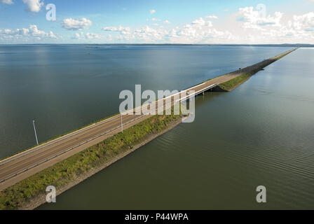 Ponte Fernando Henrique Cardoso, Rio Tocantins, Lago UEH Lajeado, BR ...