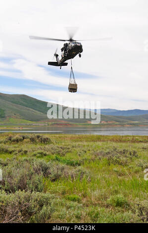 Soldiers of the 489th Engineer Battalion conduct wet gap crossing ...