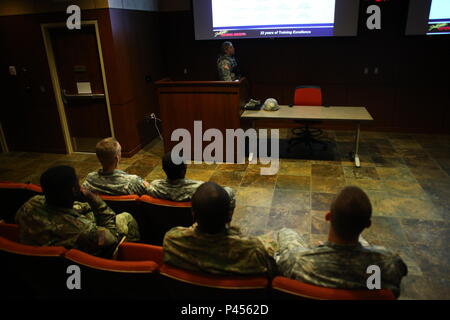 U.S. Army Soldiers assigned to the 635th Transportation Detachment ...