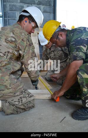 U.S. Soldiers with the 877th Engineer Company, Georgia Army National ...