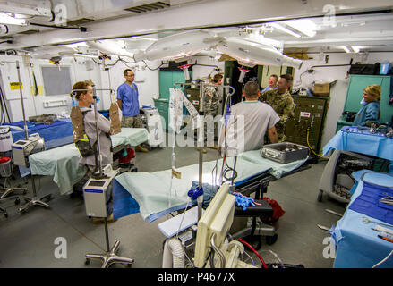 U.S. Army Reserve Soldiers with 325th Psychological Operations Company ...