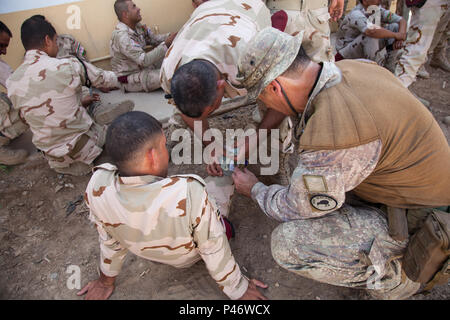 Apply a pressure bandage on a wound on a forearm Stock Photo - Alamy