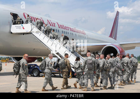 Soldiers assigned to the 630th Combat Sustainment Support Battalion ...