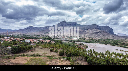 ALMENARA, MG - 30/10/2014: ALMENARA - Panorâmica da cidade de Almenara ...
