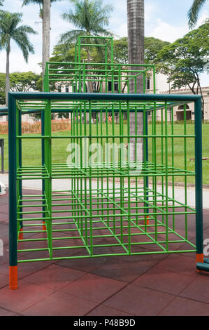 Belo Horizonte, MG - 19/03/15: Parque Infantil - trepa trepa. (Foto ...