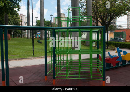 Belo Horizonte, MG - 19/03/15: Parque Infantil - trepa trepa. (Foto ...