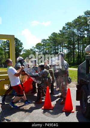 SUNNY POINT, N.C. – Members of the North Carolina Army National Guard’s ...