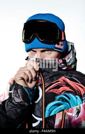 Original Film Title: THE ART OF FLIGHT. English Title: THE ART OF ...