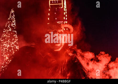 Wien, Vienna: mask procession Perchtenlauf (Perchten run) with Krampus ...