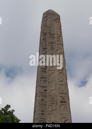 Ancient Egyptian obelisk known as Cleopatra Needle in London, UK Stock ...