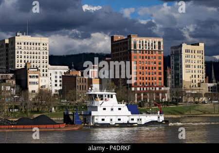 Tugboat and Barges on Ohio River at Wheeling, WV Stock Photo - Alamy
