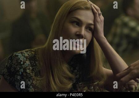 Gone Girl Year : 2014 USA Director : David Fincher Rosamund Pike, Ben ...