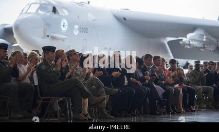 Participants applaud during the 2nd Bomb Wing change of command at ...