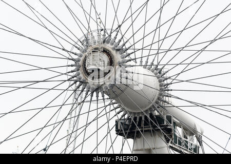 London Eye, central hub spokes. Millennium Wheel, BA, London Stock ...