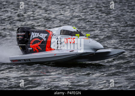 Louise Vella driving for Mad Croc Baba racing in the F1H2O F4-S ...