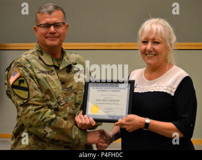 Army Brig. Gen. Mark Simerly, DLA Troop Support commander, left ...