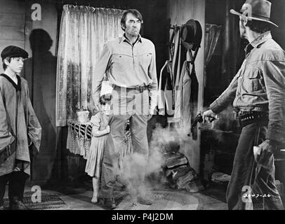 SHOOT OUT, Gregory Peck, 1971 Stock Photo - Alamy