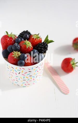 Assorted Berries Berry Blackberries Blackberry Blackcurrant ...