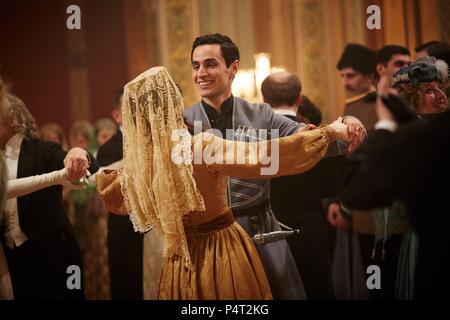 ALI AND NINO, l-r: Adam Bakri, Maria Valverde, 2016 Stock Photo - Alamy