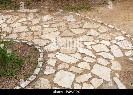 Garden Backyard circular Pattern brick stone pavers hardscape patio ...