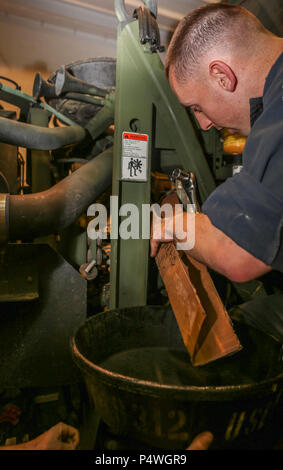 U.S. Army Rough Terrain Container Handler. RTCH Stock Photo - Alamy