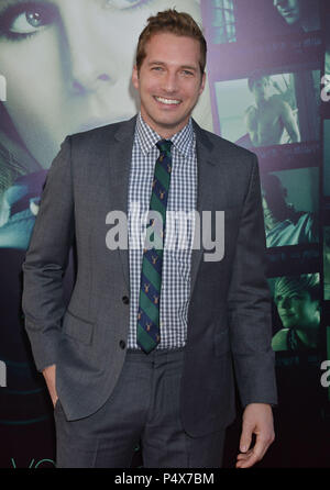 Ryan Hansen (Veronica Mars ) arriving at the CW tca Winter Party at the ...