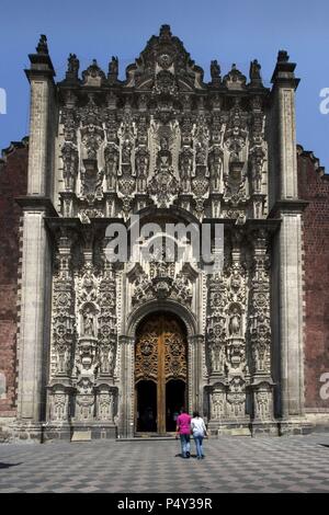 EDIFICIO BARROCO CON LA FACHADA ESGRAFIADA. Location: EXTERIOR. VIC ...