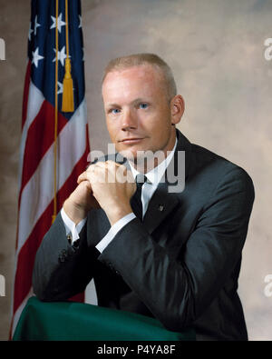 Neil Armstrong, Astronaut. Official NASA portrait of Neil A. Armstrong ...