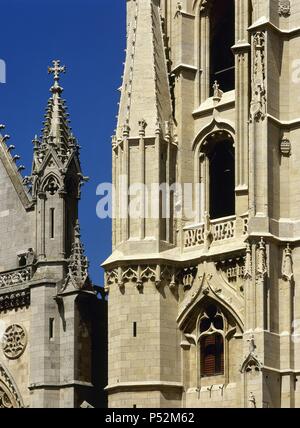 LEON. CATEDRAL. FACHADA PRINCIPAL. DETALLE TIMPANO LATERAL. ARTE GOTICO ...