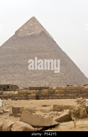 Limestone casing stones still cover the top of the Pyramid of Khafre ...