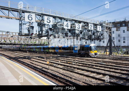 Royal Oak signaling gantry on approach to Paddington Station, London ...