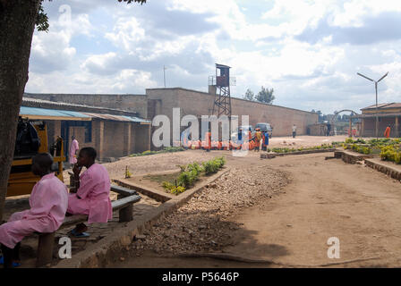 RWANDA, Gitarama , jail with 7500 prisoner , mostly for Hutu for ...