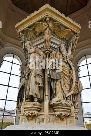 Claus Sluter (1350-1406) Mozesput Champmol DaniơABl en Jesaja 23-10 ...