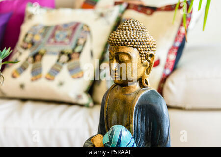 buddha statue interior design Stock Photo: 133017497 - Alamy