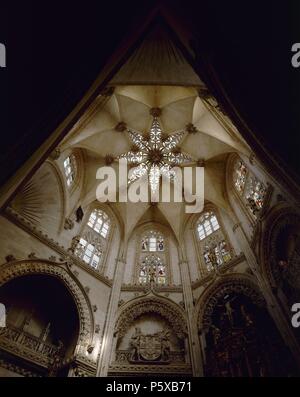 BOVEDA ESTRELLADA DE LA CAPILLA DEL CONDESTABLE - 1482 - GOTICO TARDIO ...