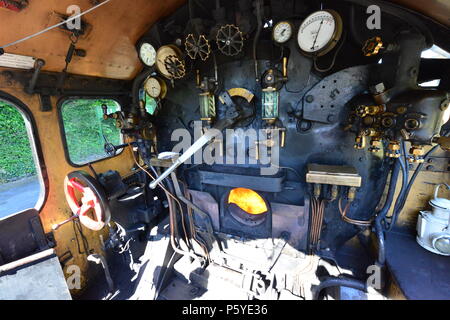 The footplate of a Schools class locomotive Stock Photo - Alamy