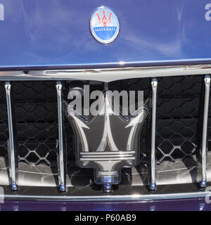 Maserati Bonnet Badge Stock Photo - Alamy