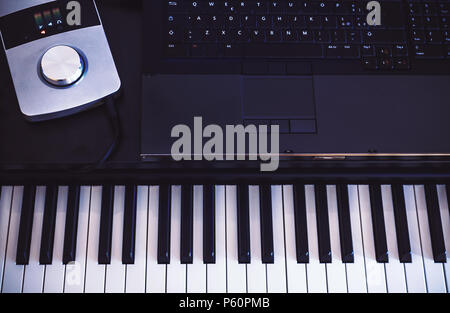 Equipment of a small home recording audio studio Stock Photo - Alamy