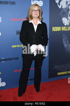 Robin Williams & Bonnie Hunt Film Jumanji (USA 1995) Characters: Alan ...