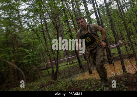 U.S. Army Capt. Bert Ferguson and Sgt. 1st Class Keith Batchelder ...