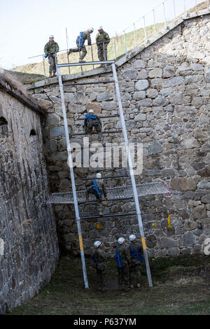The French Commando training centre (Centre National d'Entrainement ...
