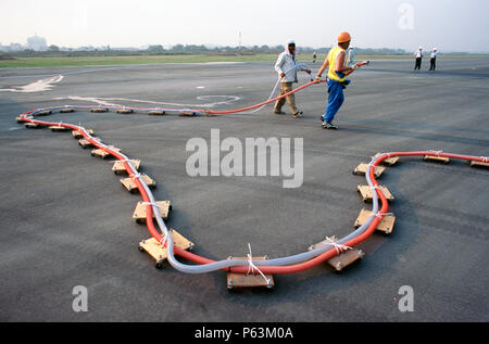 Runway grooving for skid resistance on the new international ...
